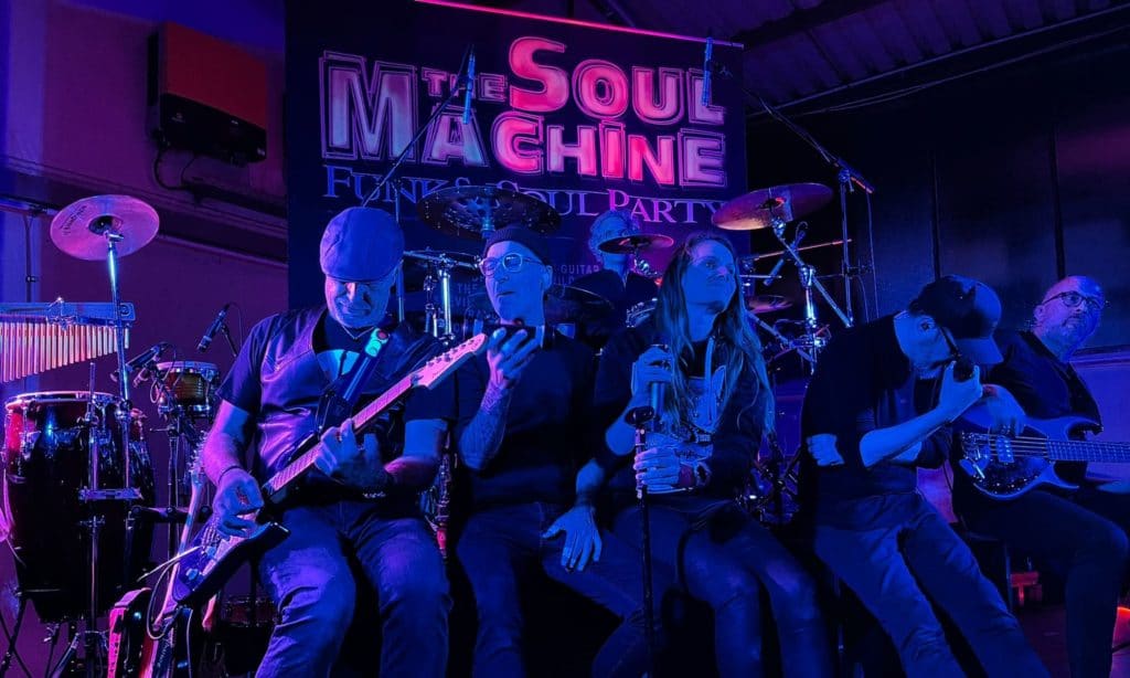 THE SOULMACHINE. - Partyband live